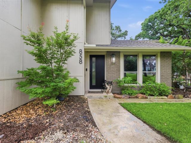 858 Highland Village Road