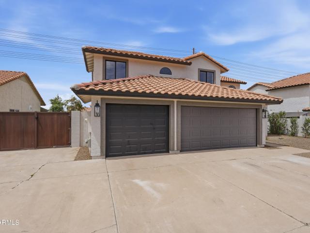 858 N St Elena St, Gilbert, AZ 85234 | MLS #7011 | Compass