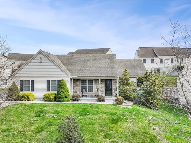 858 Water Edge Ct