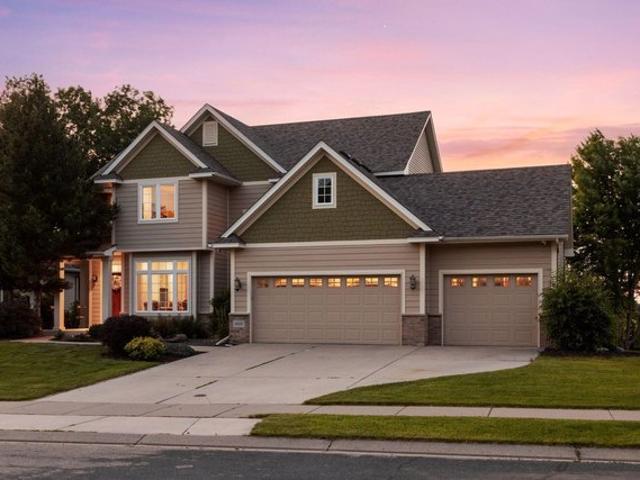 8595 Moraine Dr, Shakopee, MN 55379