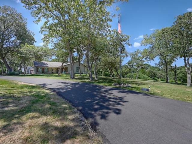 8595 Jared Rd, Bellville, TX 77418