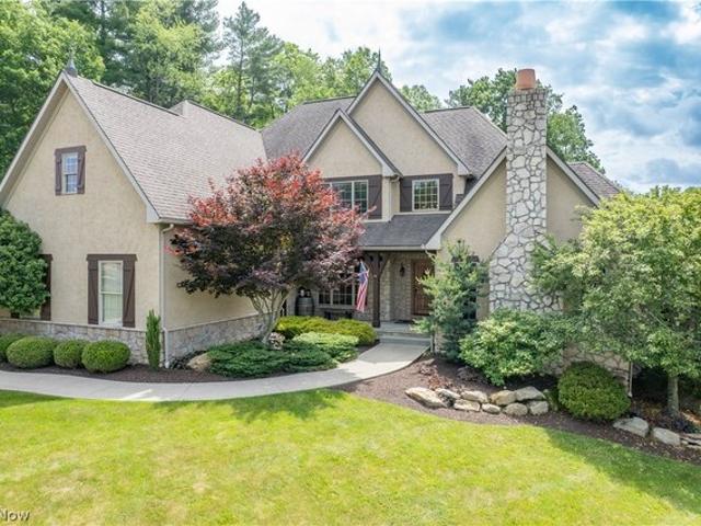 8598 Regency Dr NW, Massillon, OH 44646