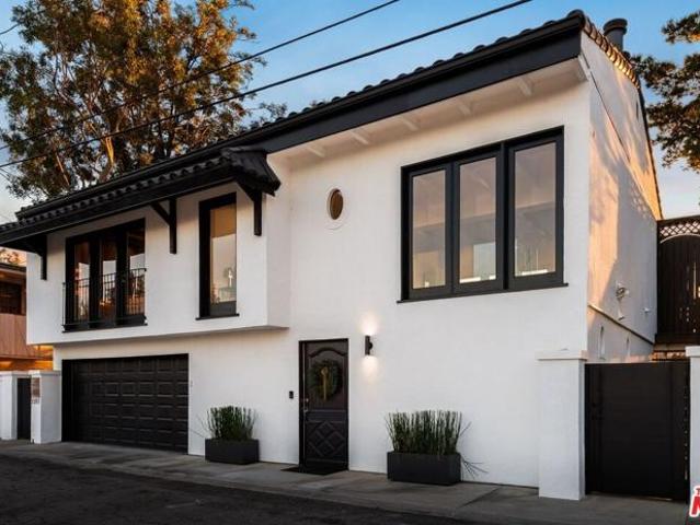 8591 Skyline Dr, Los Angeles, CA 90046