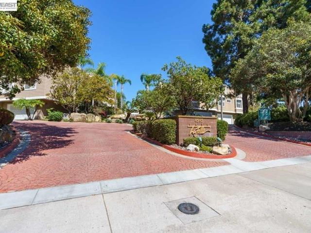 8591 Via Mallorca Unit F, San Diego, CA 92037