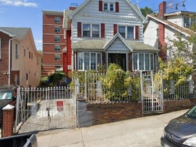8592 th St, Briarwood, NY 11435