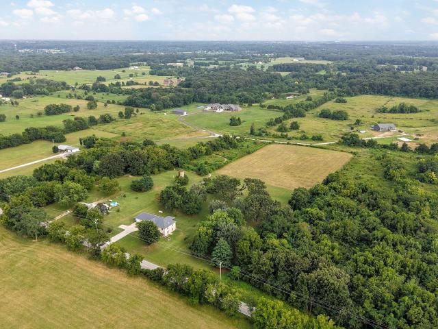 8592 W Farm Road 104