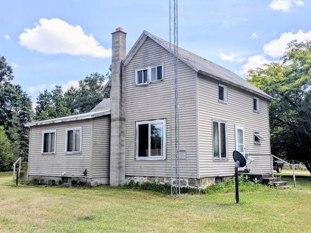859 Cypress Ave, Friendship, WI 53934