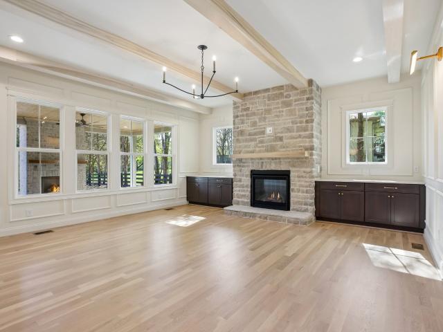 859 Brook Trl