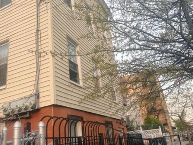 859 E 220th St, Bronx, NY 10467