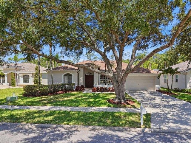 859 Inverry Dr, Oldsmar, FL 34677
