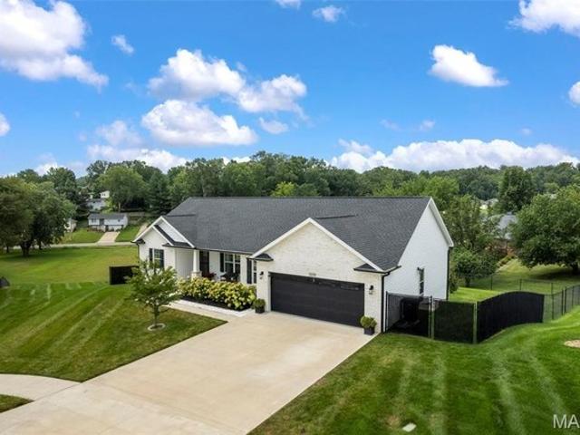 859 Lochinvar Ln, Cape Girardeau, MO 63701