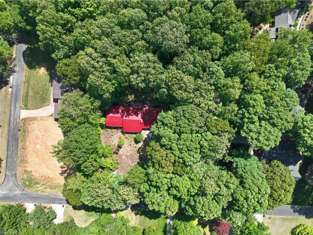 859 Lakeview Drive