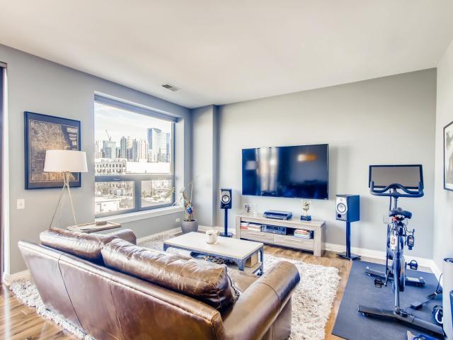 859 W ERIE Street # 603