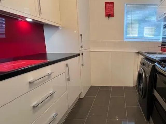 85 90 Gaysham Hall, London, IG5 0ER, United Kingdom | 3 bed apartment for rent #139264438 | Rentberry
