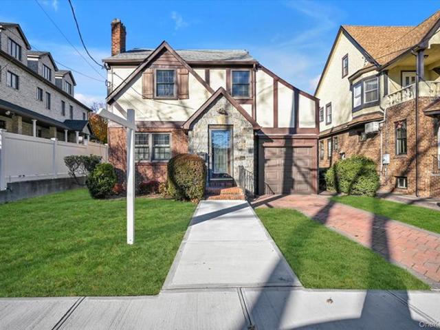85 11 Eton St, Jamaica, NY 11432