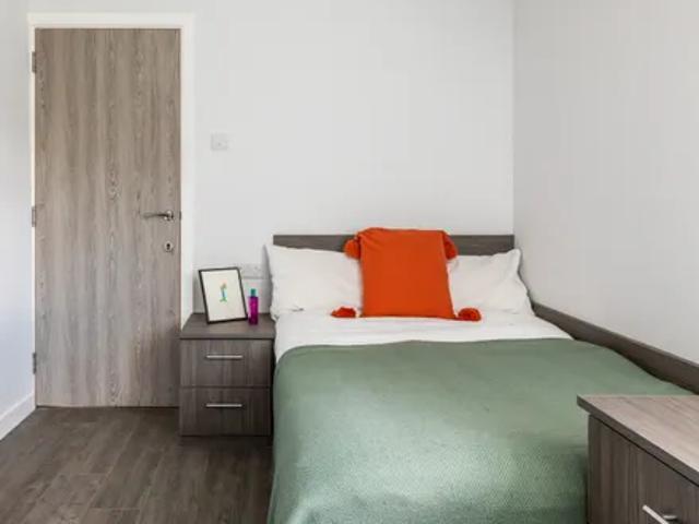 85 122 Shadwell Gardens, St. George in the East, London, E1 2QJ, United Kingdom | 4 bed apartment for rent #154587618 | Rentberry