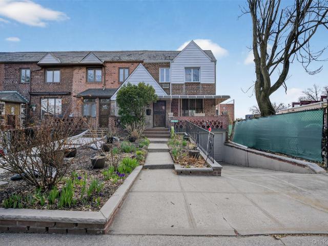 85 12 65th Drive