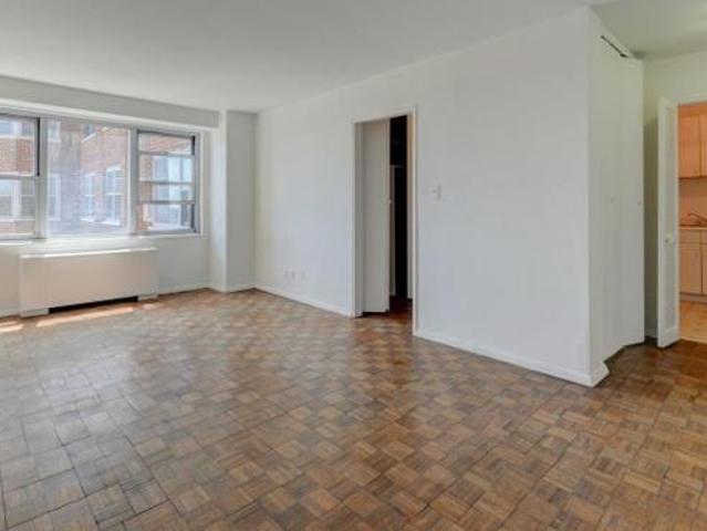 85 15 Main St 5S, Briarwood, NY