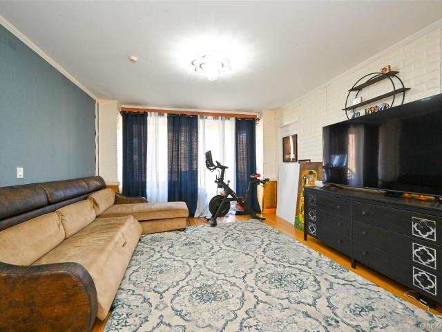 85 15 Main Street 4I