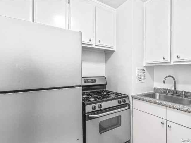 85 15 Main Street 12B