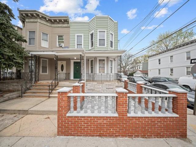 85 19 89th Ave, Woodhaven, NY 11421