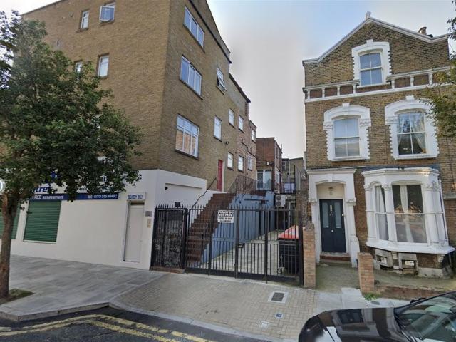 Stoke Newington Road, Stoke Newington Road N16, 1 bed flat to rent, £1,700 pcm | PrimeLocation
