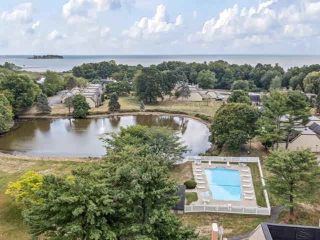85 Viscount Dr Unit 1C, Milford, CT 06460
