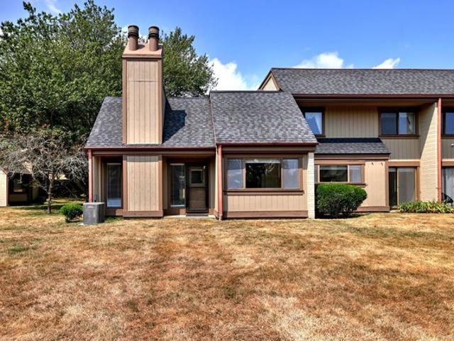 85 Viscount Dr Unit 2F, Milford, CT 06460