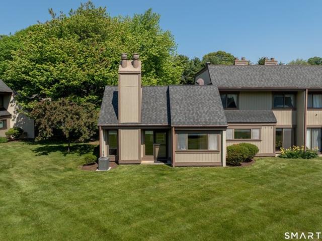 85 Viscount Dr Unit 2F, Milford, CT 06460