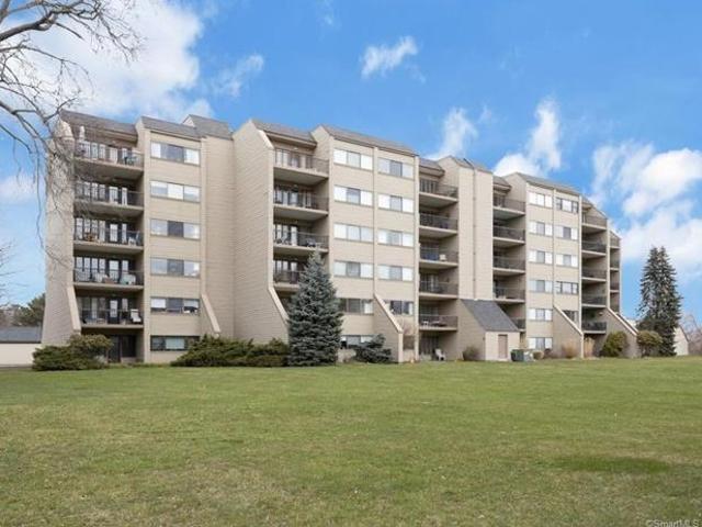 85 Viscount Dr #A43, Milford, CT 06460