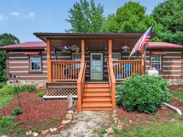 85 Volunteer Ridge Trl, Hillsville, VA 24343