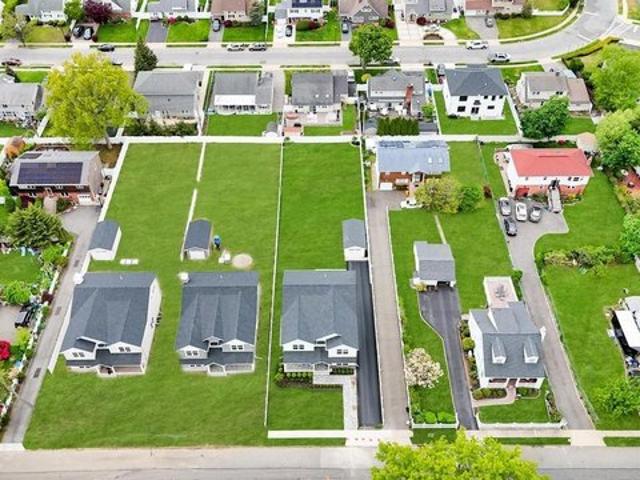 85 West Ave, Hicksville, NY 11801