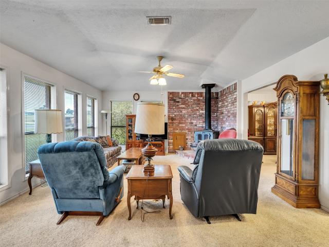 85 Westwood Drive W