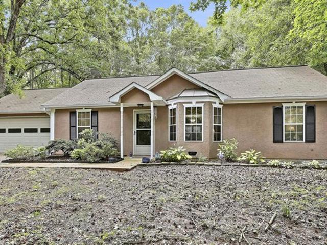 85 Apache Pointe Dr, Senoia, GA 30276