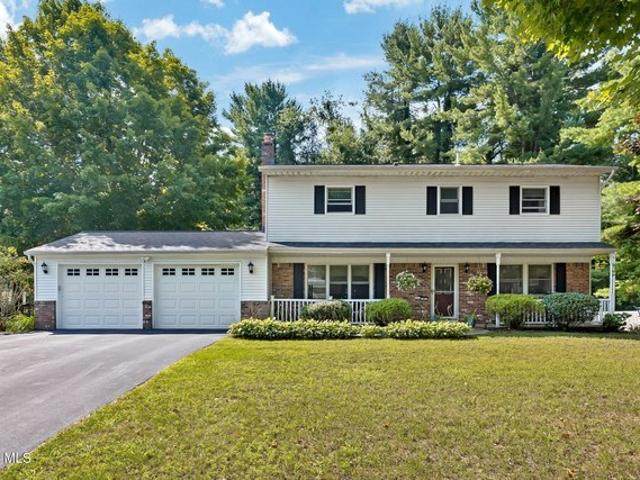 85 Appletree Ln, Clifton Park, NY 12065