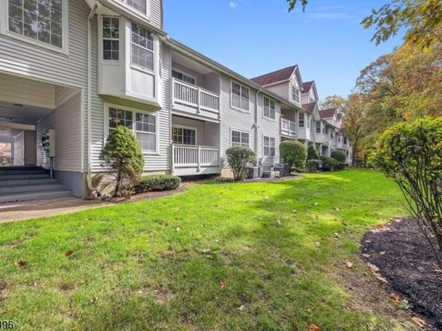 85 Autumn Ct Unit 85, Roxbury Township, NJ 07852
