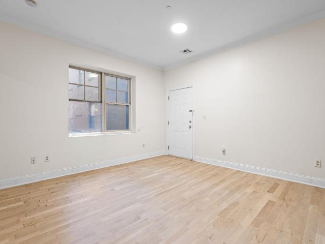 85 Broadway # 1E