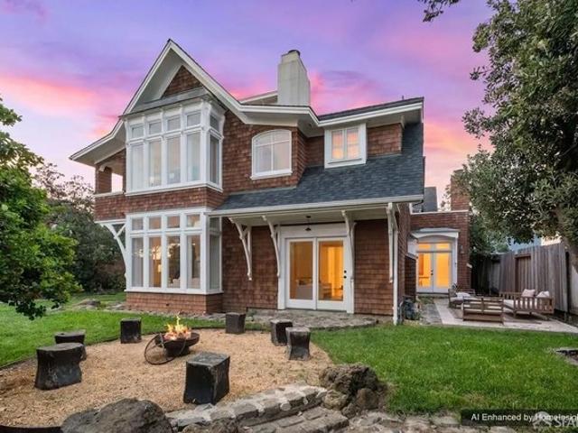 85 Clarendon Rd, Pacifica, CA 94044
