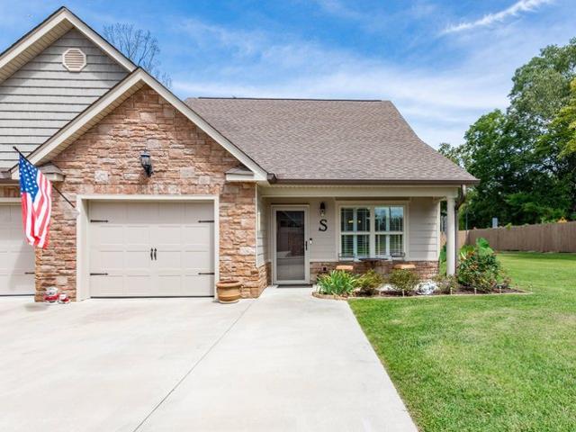 85 Daybreak Dr, Rossville, GA 30741