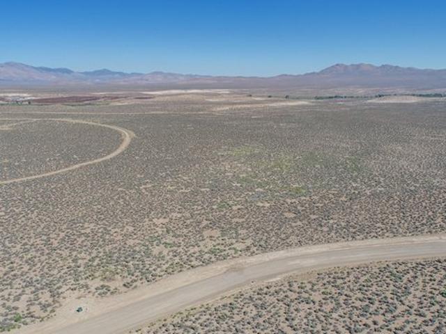 85 Desert View Dr, Smith Valley, NV 89430