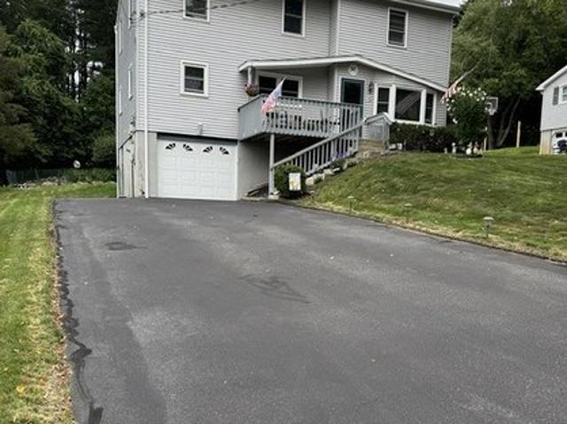 85 Driscoll Dr, Montville, CT 06382