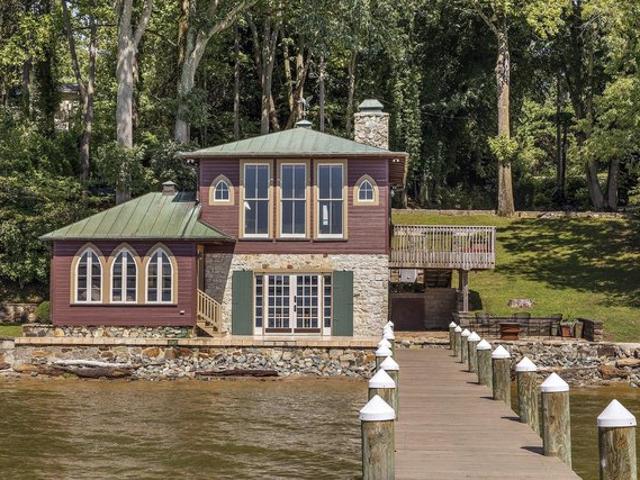 85 Dune Dr, North East, MD 21901