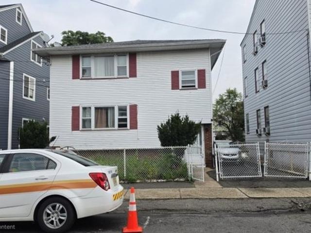 85 E 18th St, Paterson, NJ 07524