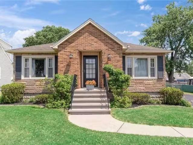 85 Evelyn Avenue, West Seneca, NY 14224 649035018