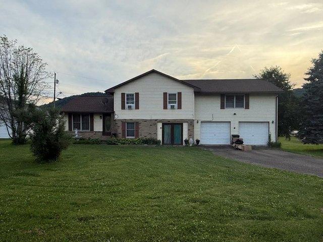 85 Gravel Ln, New Martinsville, WV 26155