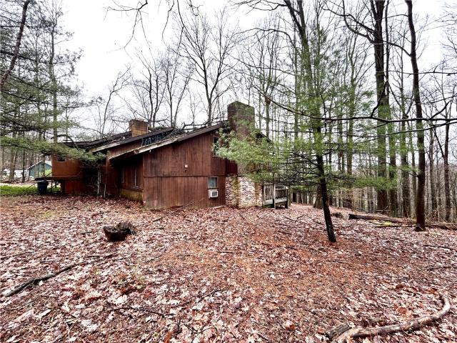 85 Hillcrest Dr