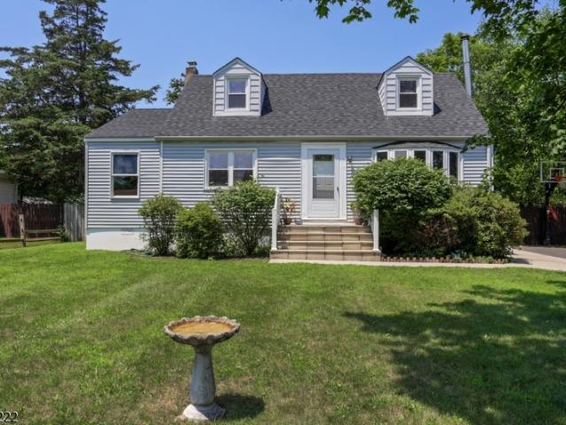 85 Hollywood Ave