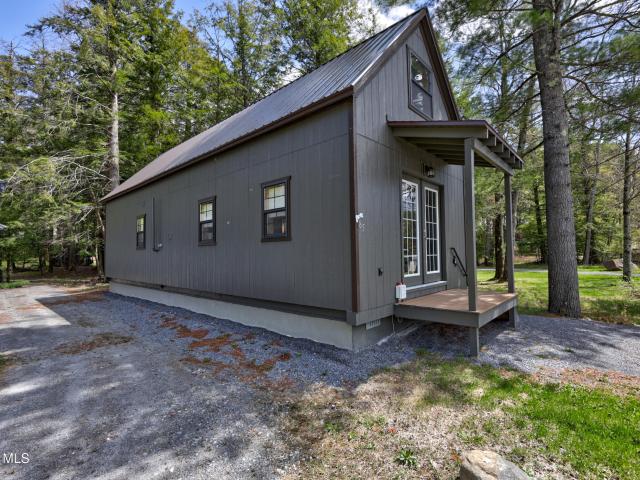 85 Hunt Lake Road