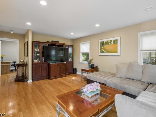 85 Irving Ave