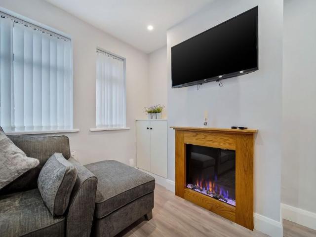 85 Joanmount Gardens, Belfast BT14 6NY